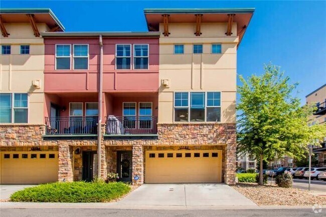 The Overlook District Apartments for Rent with a Living Room ...