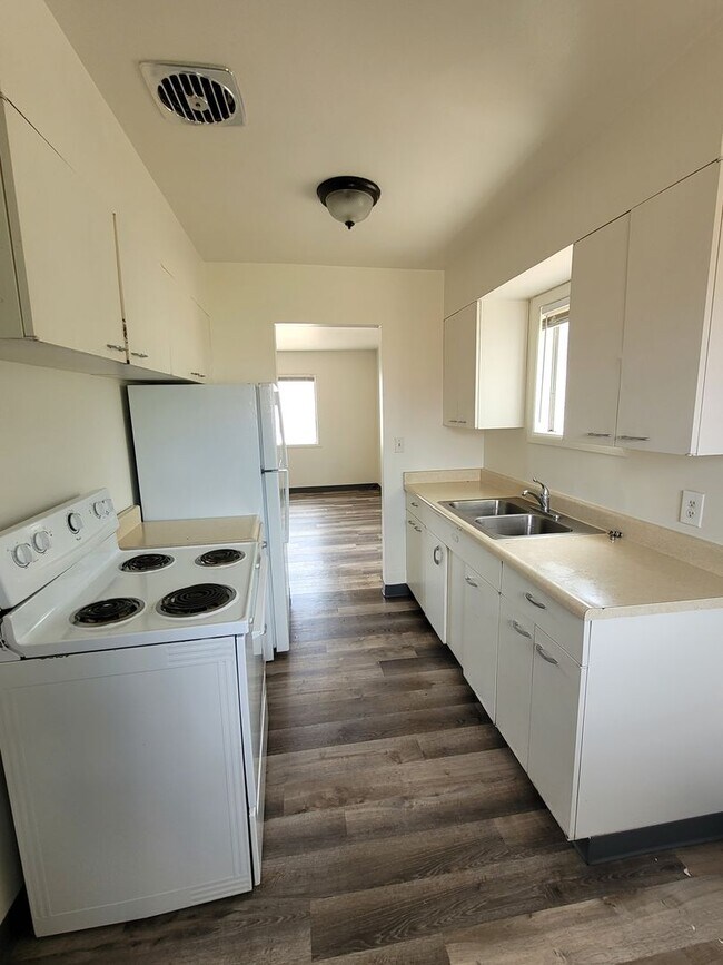 937-939 Lowry St Unit 937 Lowry, Moses Lake, WA 98837 - Room for Rent ...