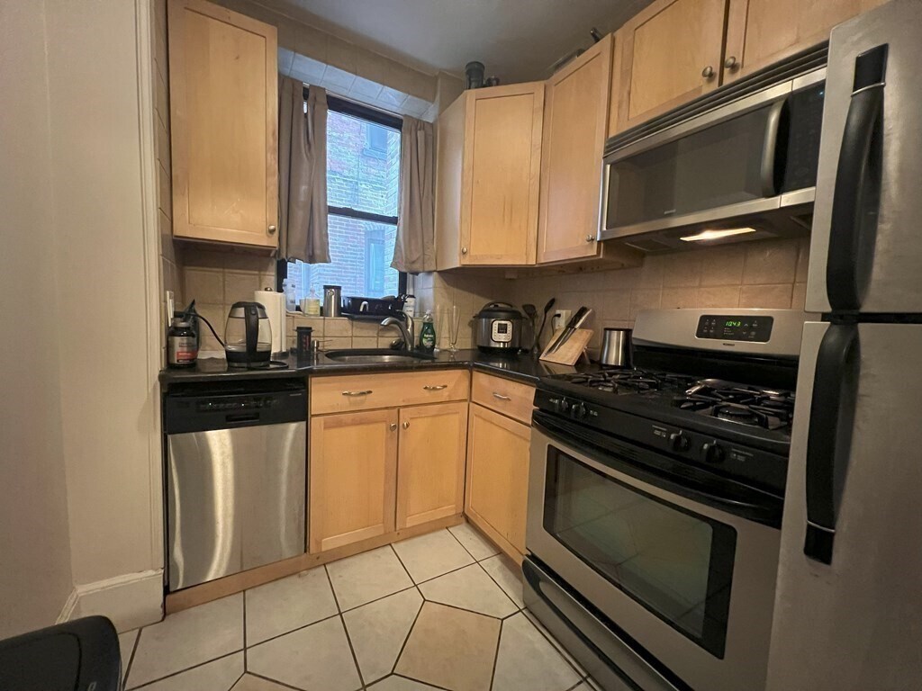 388 Commonwealth Ave, Boston, MA 02215 - Condo for Rent in Boston, MA ...