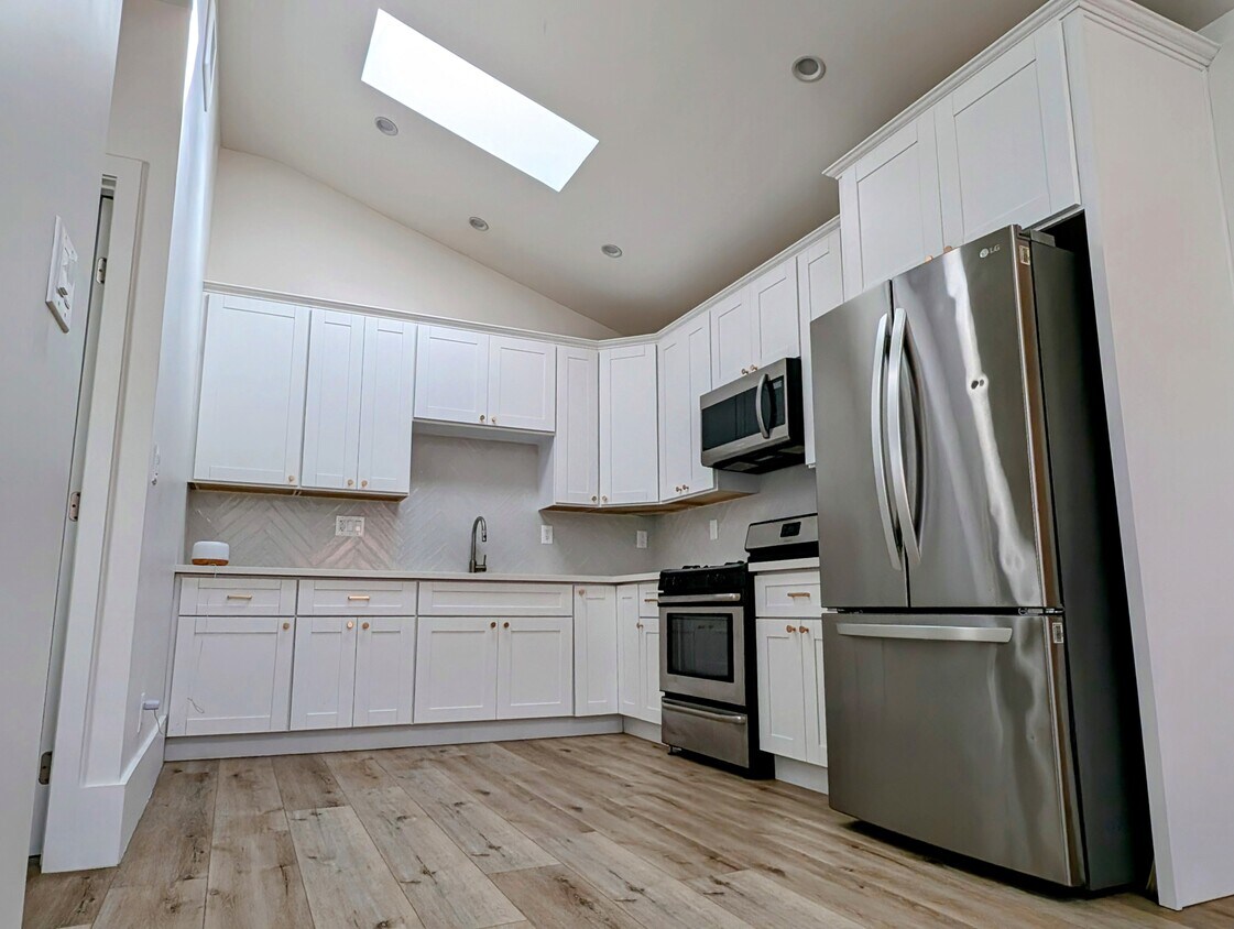 5551 W 83rd St, Los Angeles, CA 90045 - House Rental in Los Angeles, CA ...