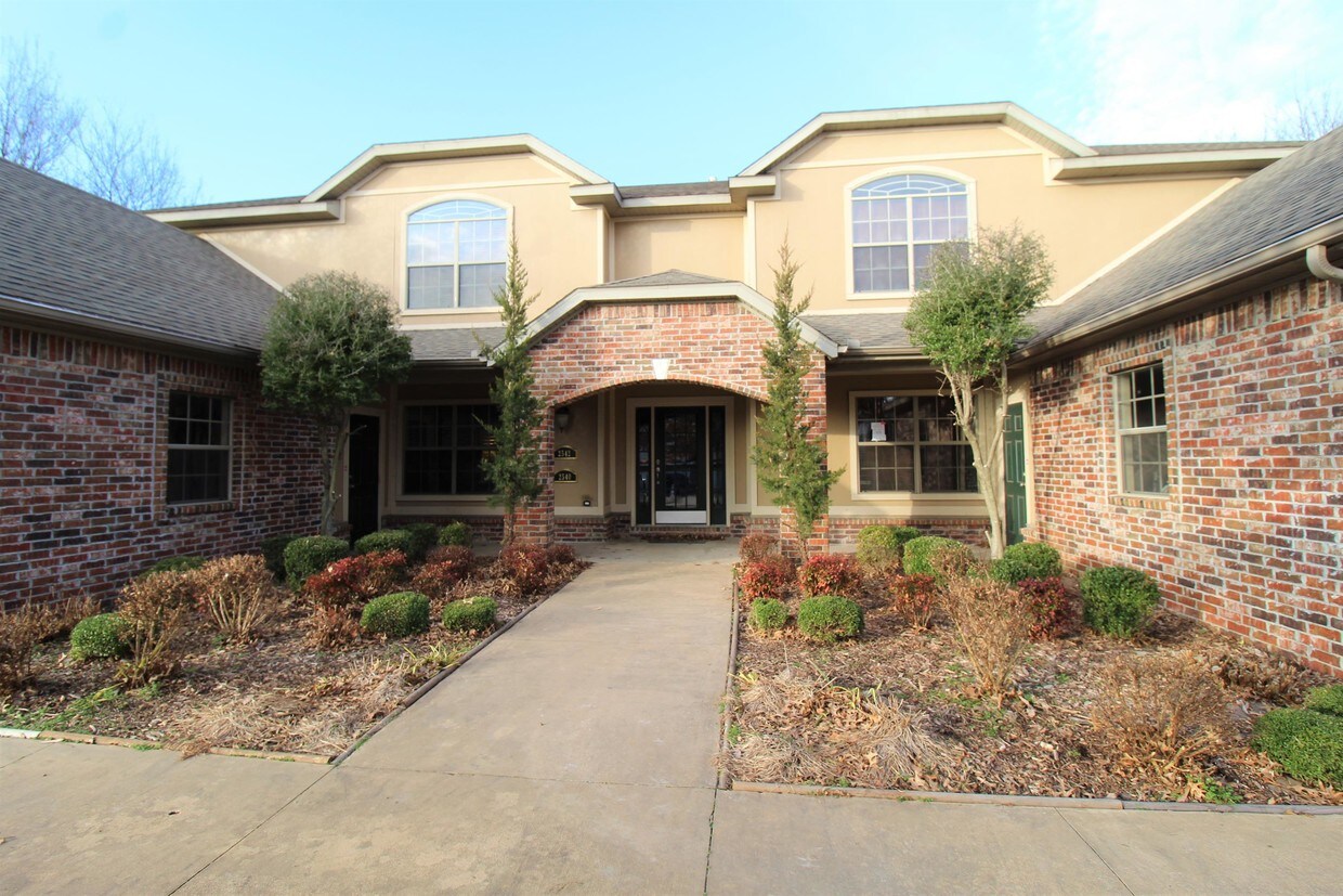 2556 E Turtle Creek Dr, Fayetteville, AR 72701 - House Rental in ...