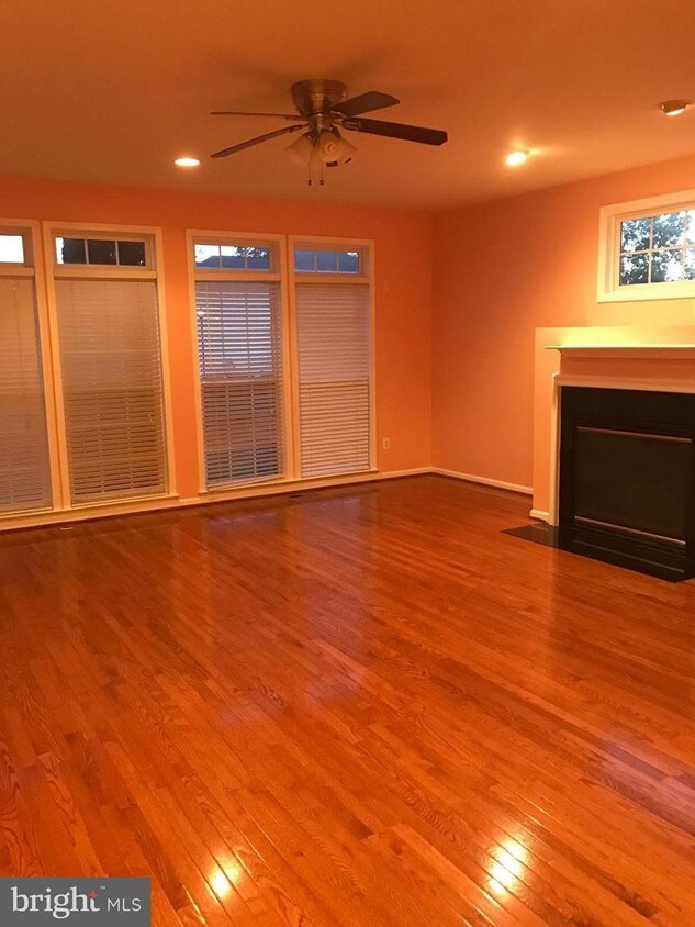 42047 Pepperbush Pl, Stone Ridge, VA 20105 - House Rental in Stone ...