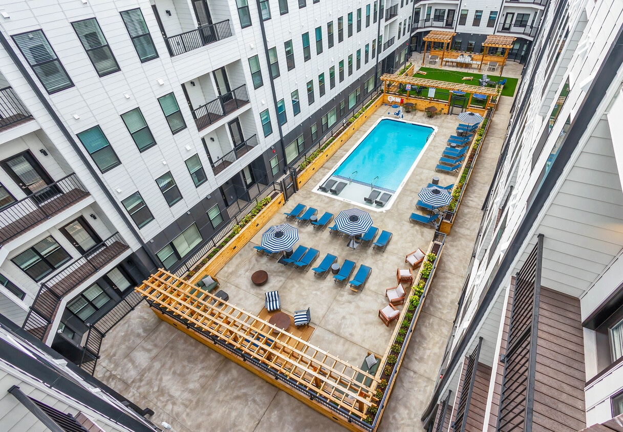 Rise on Meridian - 915 S Meridian St Indianapolis, IN 46225 ...