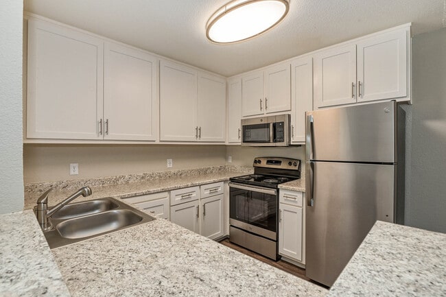 Delta Point West Apartments for Rent with Hardwood Floors - Sacramento ...