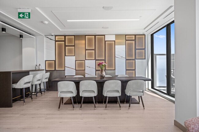 The Hampton - West Tower Apartments - 101 Roehampton Av Toronto, ON ...