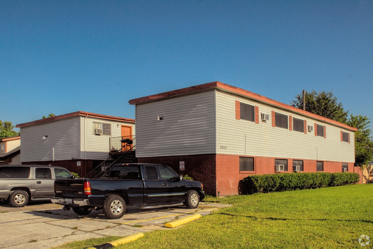 Hollywood Apartments - 2806 Preston Ave Pasadena, TX 77503 | Apartments.com