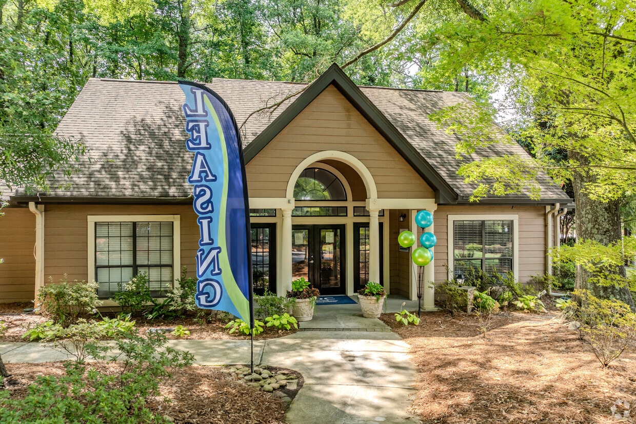The Avenues of North Decatur - 645 Dekalb Industrial Way Decatur, GA ...