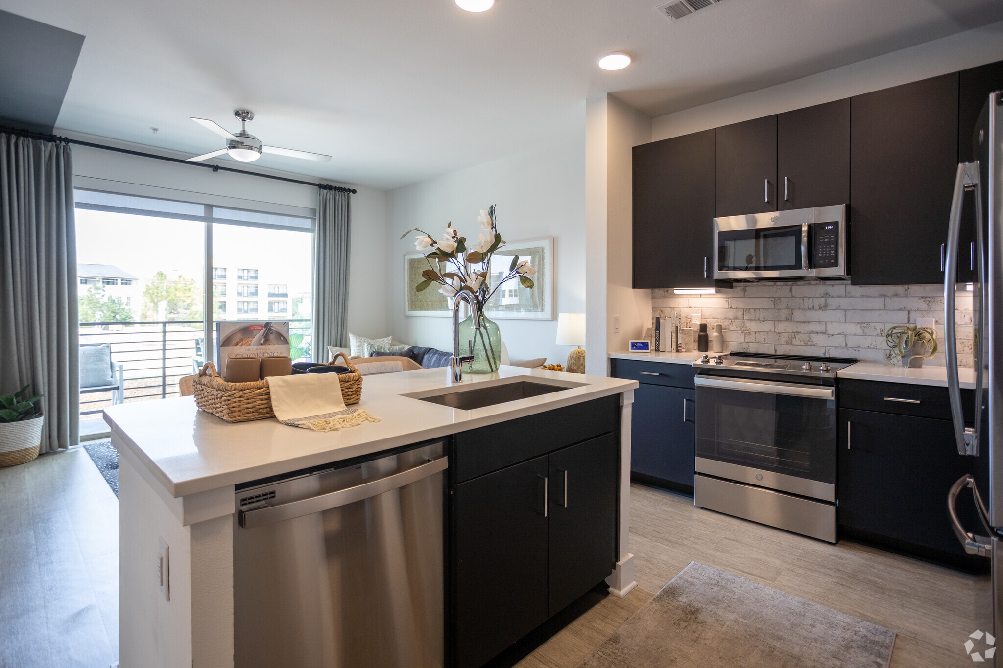 HAUS Memorial Park - 6400 Washington Ave Houston, TX 77007 | Apartments.com
