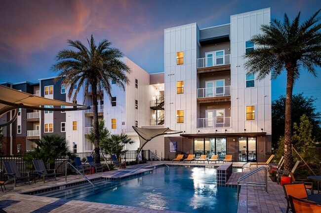 Park Avenue Apartments for Rent with High Ceilings - Gainesville, FL ...