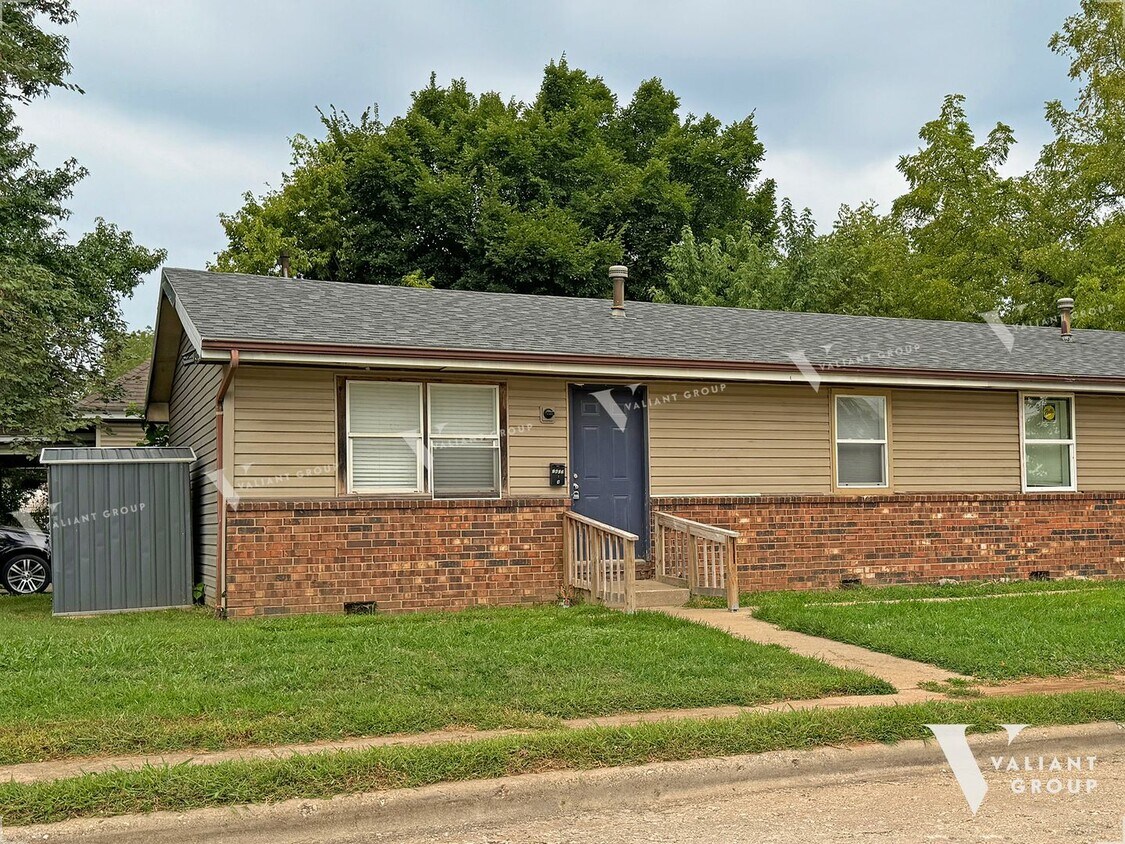 1603 W Thoman St Unit 1603 W Thoman - A, Springfield, MO 65803 - Room ...