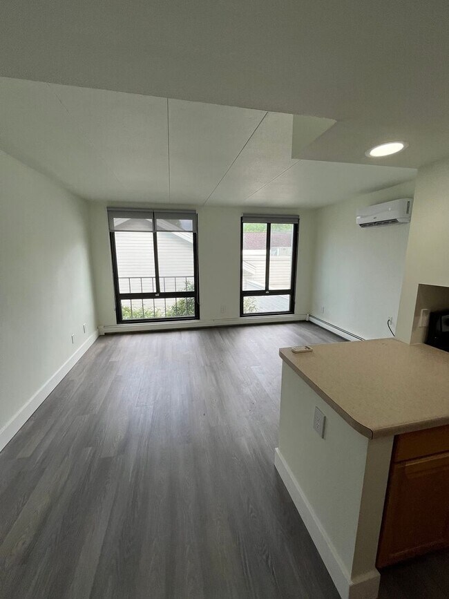 Milwaukee Apartments Under 400