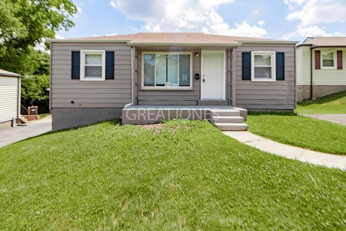 2306 Menett Ave, Charlack, MO 63114 - House Rental in Charlack, MO ...