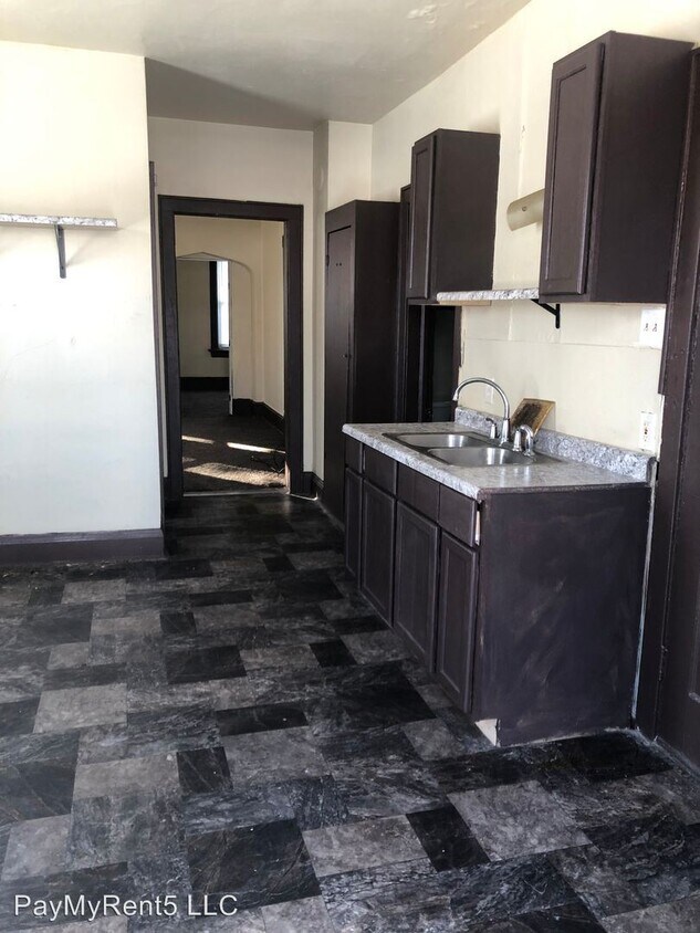 2608-A W Walnut St, Milwaukee, WI 53205 - Room for Rent in Milwaukee ...