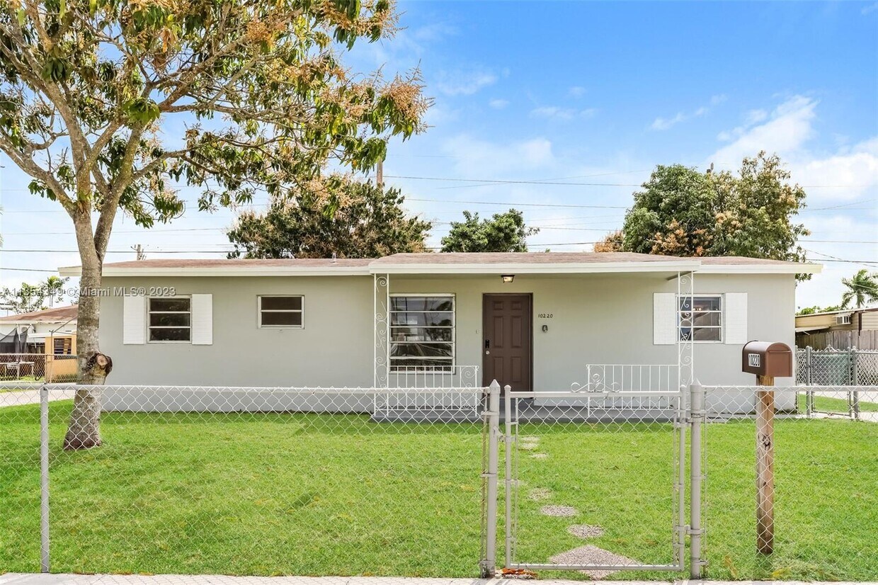 10220 SW 151st Terrace, Miami, FL 33176 - House Rental in Miami, FL ...