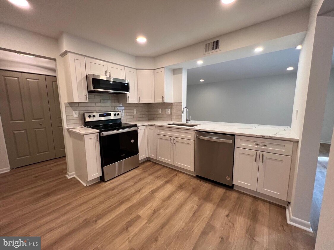 4 Gurteen Ct Unit 101, Timonium, MD 21093 - Room for Rent in Timonium ...