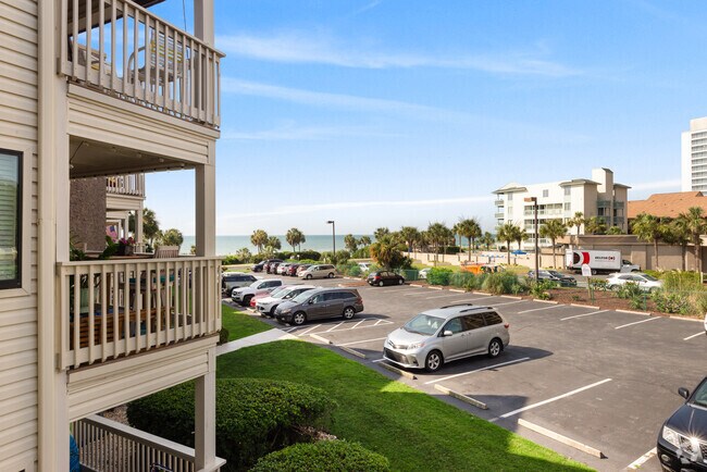 Golf Course of Myrtle Beach Houses for Rent with a Swimming Pool ...