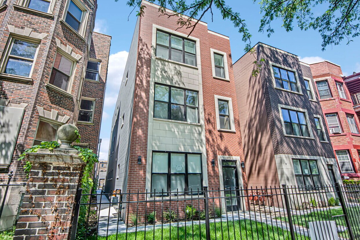 4952 S Michigan Ave Unit 2, Chicago, IL 60615 - Condo for Rent in ...
