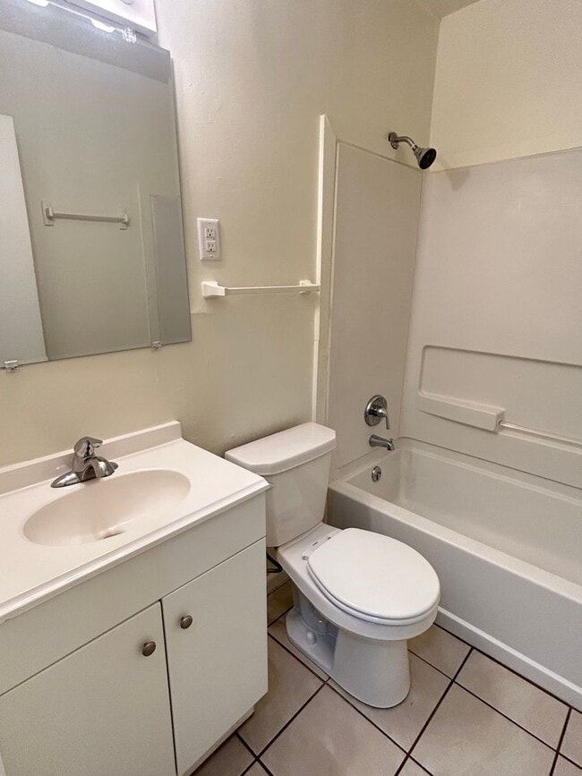 920 SW 33rd St Unit 1, Topeka, KS 66611 - Room for Rent in Topeka, KS ...