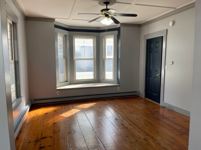 26 Leonard St, Rochester, NH 03867 - Room for Rent in Rochester, NH ...