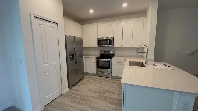 12586 NW 7th Pl, Newberry, FL 32669 - Townhome Rentals in Newberry FL ...