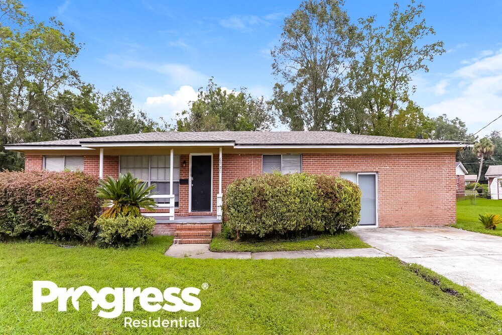 6997 Robert F Kennedy Cir, Jacksonville, FL 32209 | Apartments.com