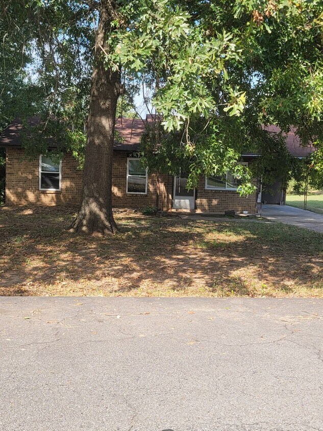 638 Loomis St, Alma, AR 72921 | Apartments.com