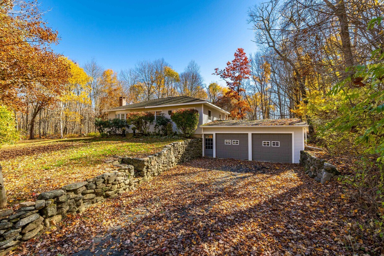 2 Ross Passway, Morris, CT 06763 - House Rental in Morris, CT ...