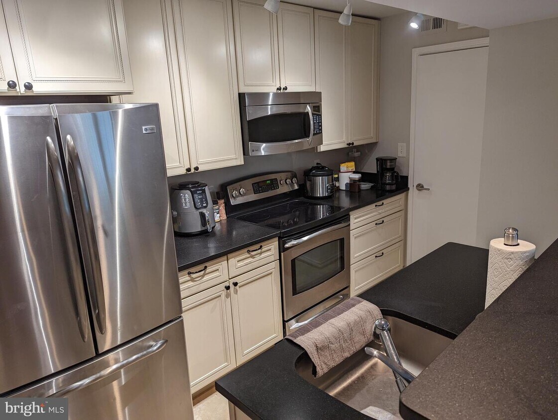 12155 Penderview Terrace Unit 833, Fairfax, VA 22033 - Room for Rent in ...