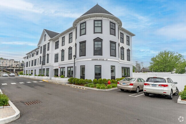 Metro Star - Metro on Broad - 127-135 Broad St Milford, CT 06460 ...