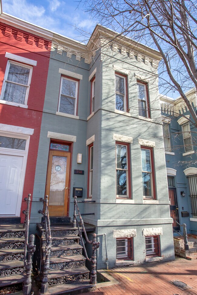 758 11th St SE, Washington, DC 20003 - House Rental in Washington, DC ...