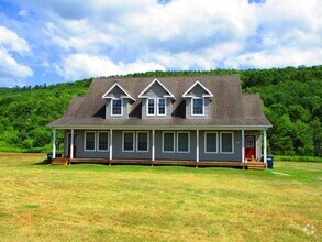 Duplex For Rent in Mount Vision NY