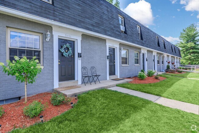 Apartments for Rent with Hardwood Floors in Huber Ridge OH