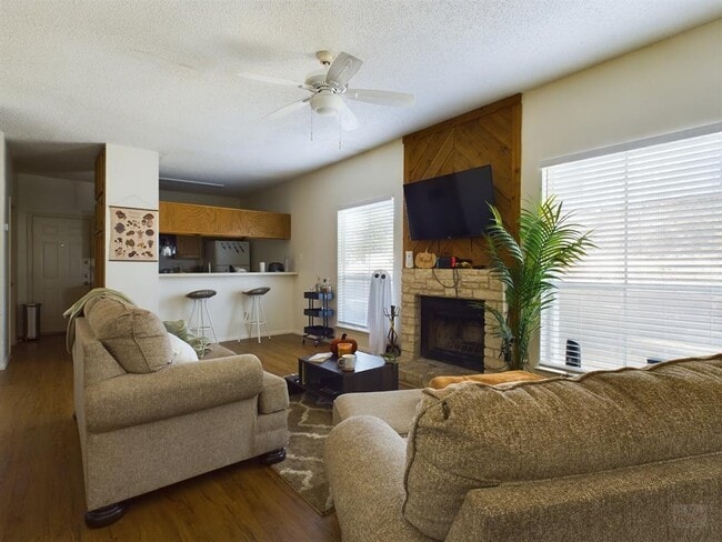 2313 Longview St Unit 102, Austin, TX 78705 - Condo for Rent in Austin ...