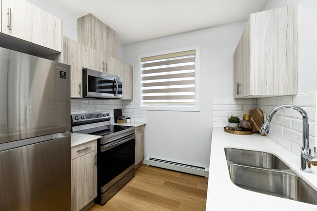 The View at Secord Apartments - 9660 229 St NW Edmonton, AB ...