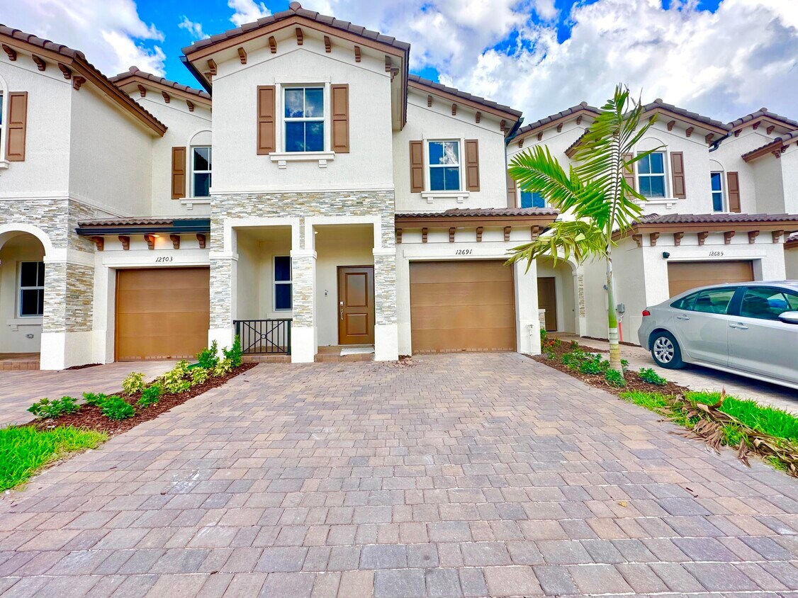 12691 NW 23rd Pl, Miami Shores, FL 33167 - Townhome Rentals in Miami ...