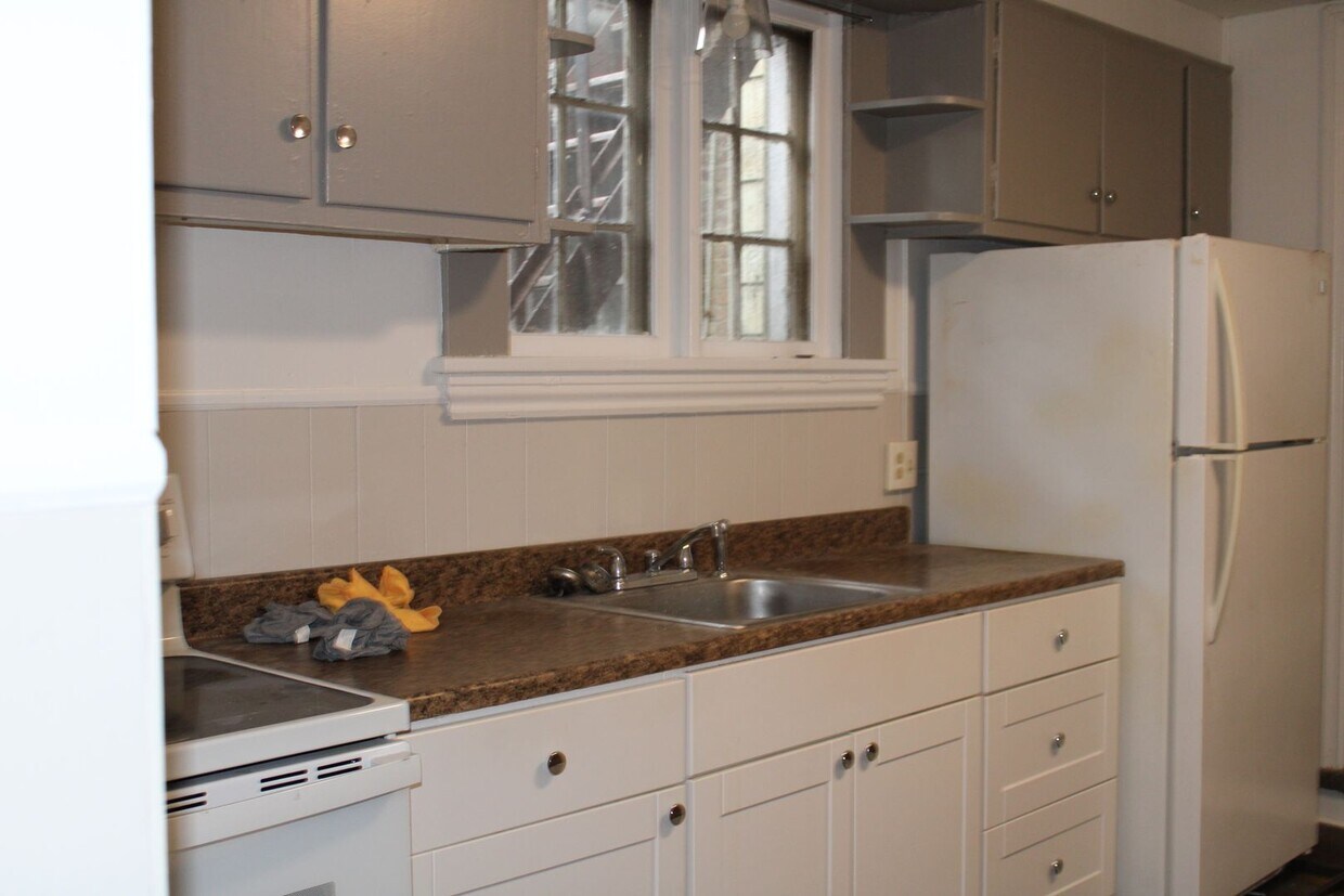 1317 N 2nd St Unit Apt 2, Harrisburg, PA 17102 - Room for Rent in ...