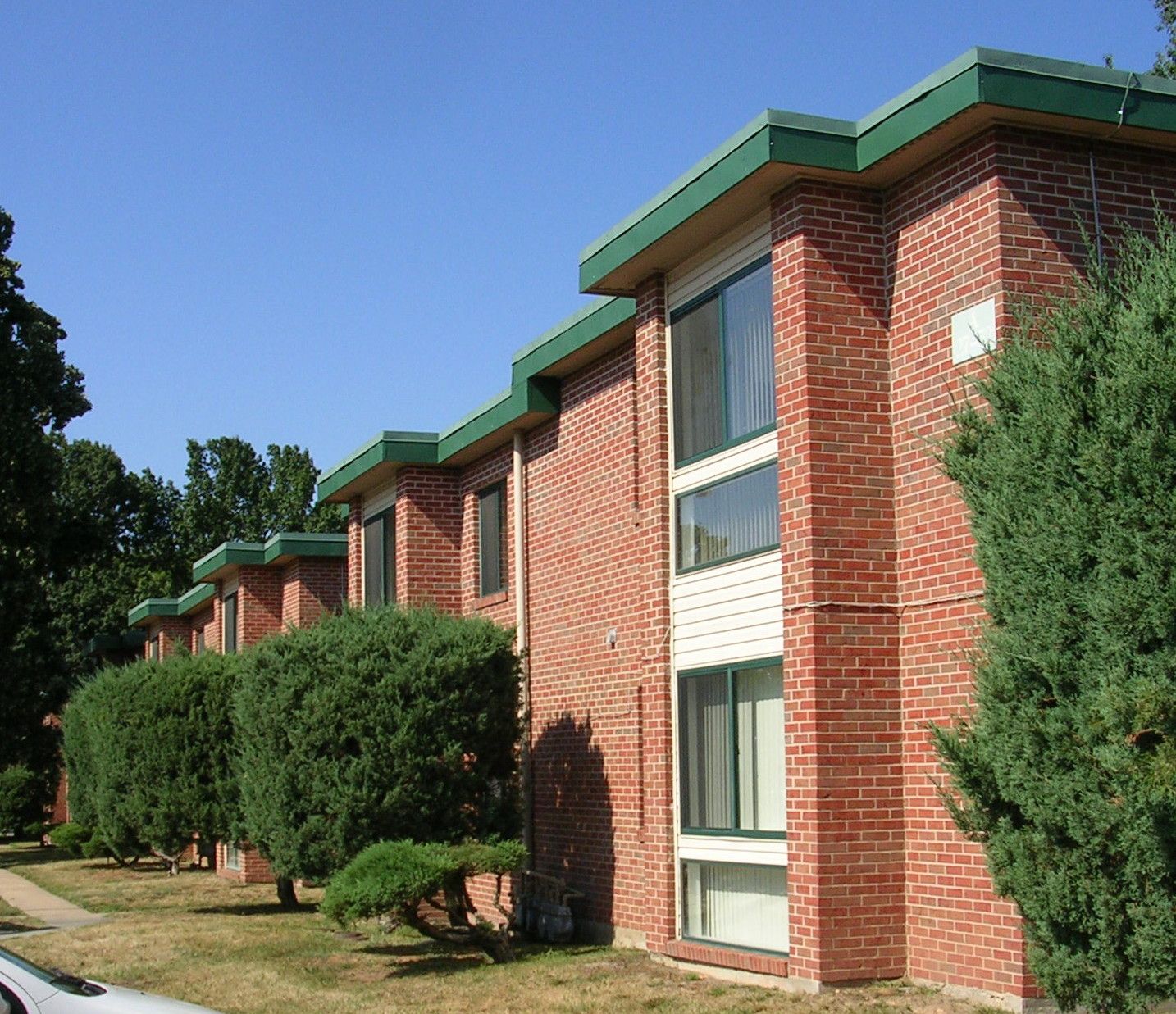 Town and Campus Apts - 2010 E Page St Springfield, MO 65802 ...