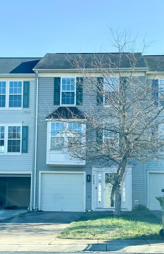 7102 Finch Ln, Fredericksburg, VA 22407 - Townhome Rentals in ...