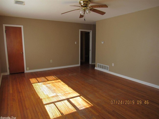 2021 Jefferson, Conway, AR 72032 - House Rental in Conway, AR ...