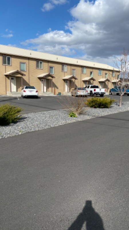 1343 S Monroe St, Moses Lake, WA 98837 | Apartments.com