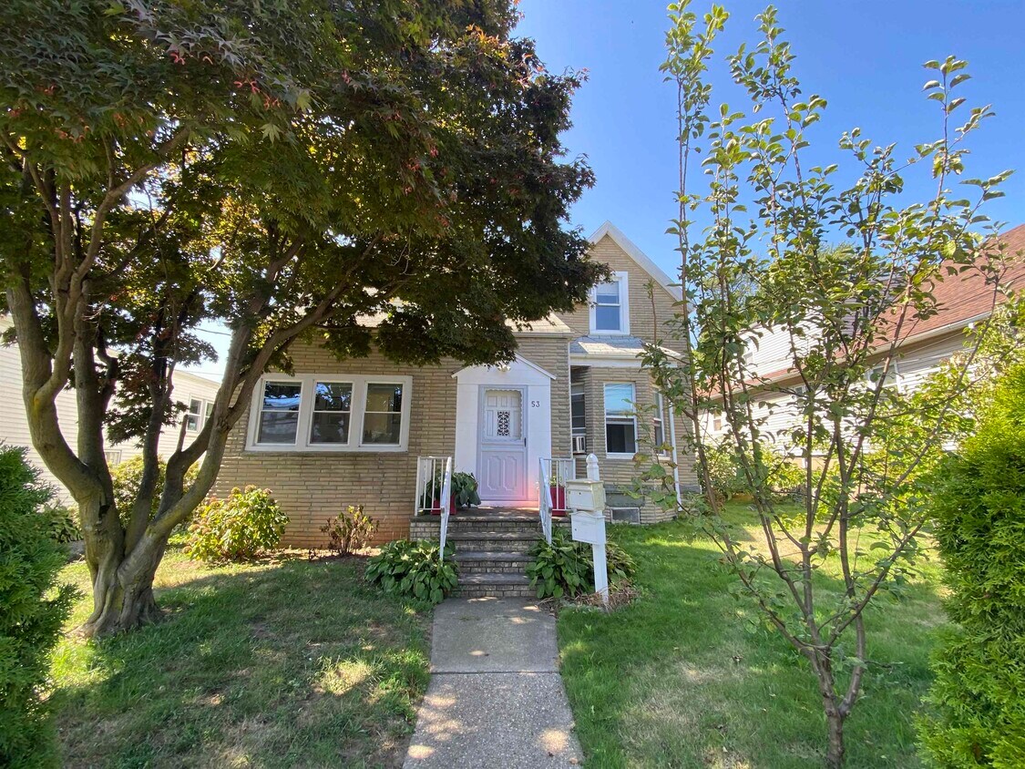 53 Lexington Ave Unit 1, Bayonne, NJ 07002 - Condo for Rent in Bayonne ...