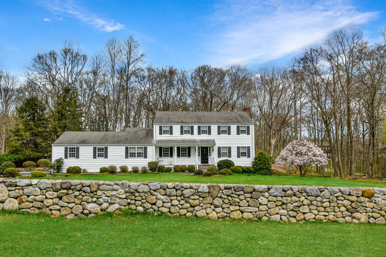 3170 Burr St, Fairfield, CT 06824 - House Rental in Fairfield, CT ...