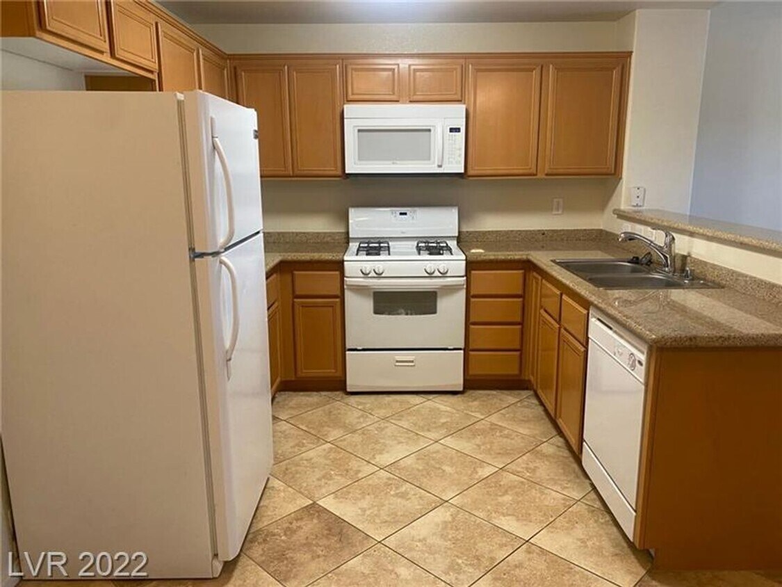 7701 W Robindale Rd Las Vegas, NV 89113 - Alquileres en Las Vegas, NV ...