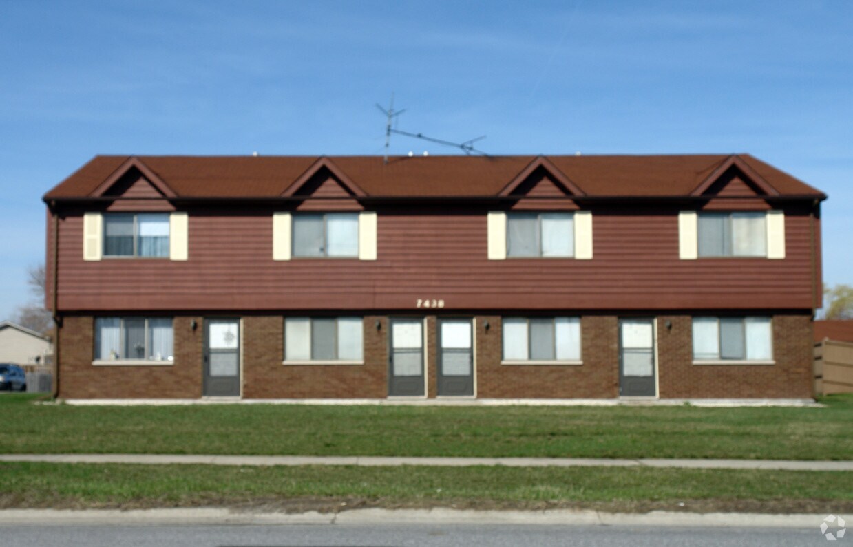 7434 Whitcomb St, Merrillville, IN 46410 - 7434 Whitcomb St ...