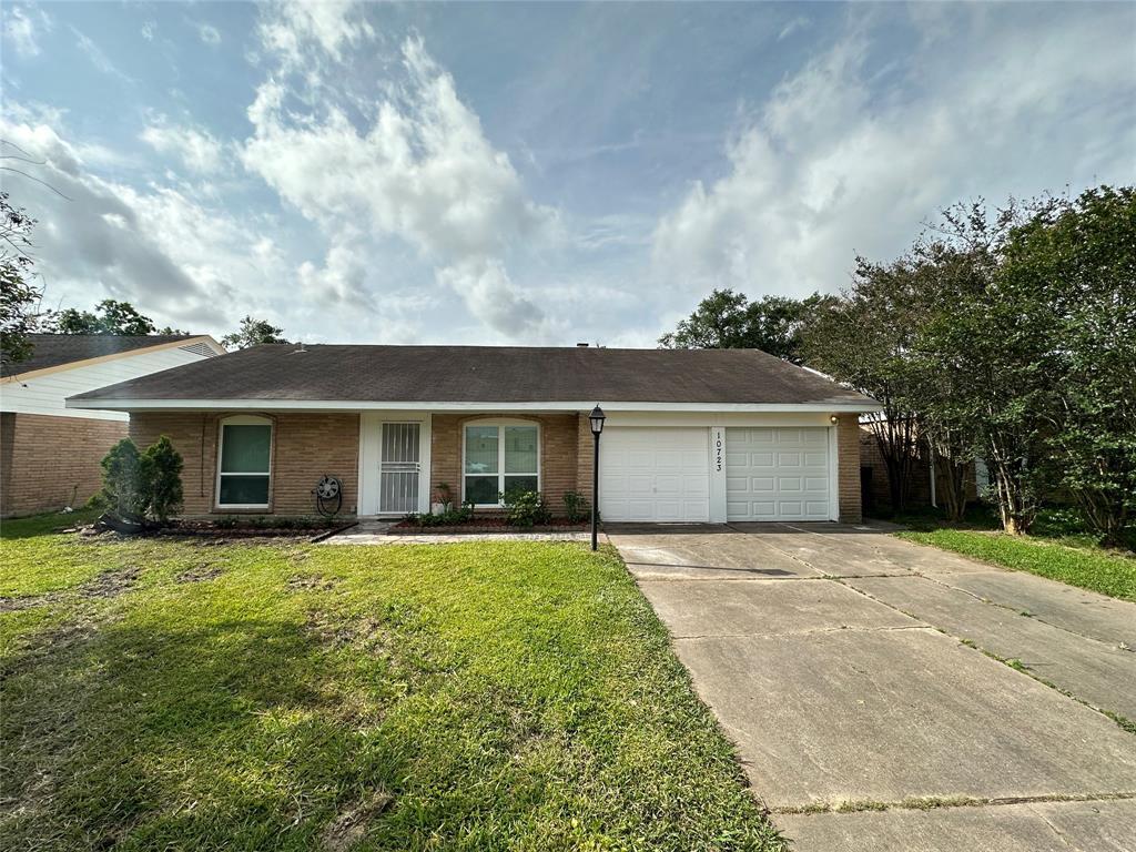10723 Sharpview Dr, Houston, TX 77072 - House Rental in Houston, TX ...