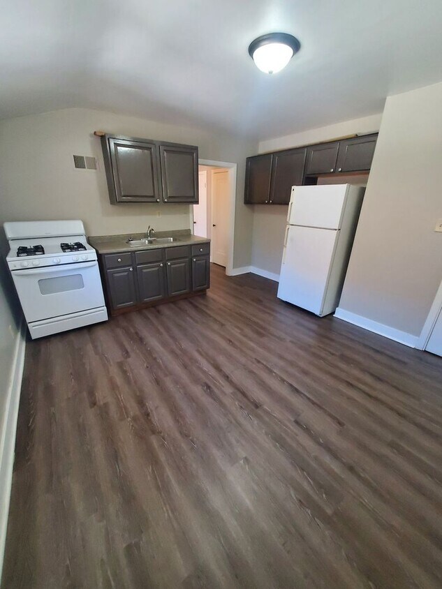 2857 N 57th St Unit 2857A, Milwaukee, WI 53210 - Room for Rent in Milwaukee, WI | Apartments.com