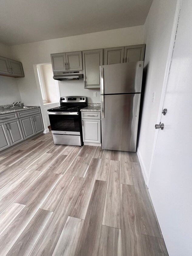 1387 Corbin Ave Unit 3rd Fl, New Britain, CT 06053 - Room for Rent in ...