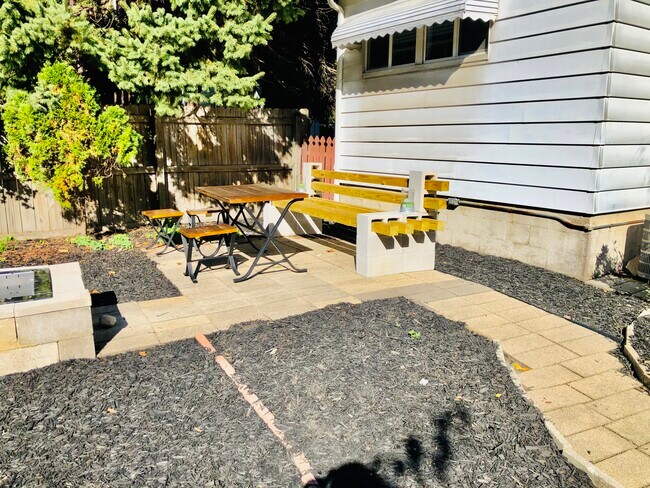 2410 W 10th Street Unit Up, Cleveland, OH 44113 - Apartments in ...