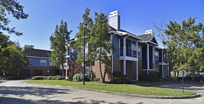Bocage Lake Apartments for Rent with a Walk-In Closet - Baton Rouge, LA ...