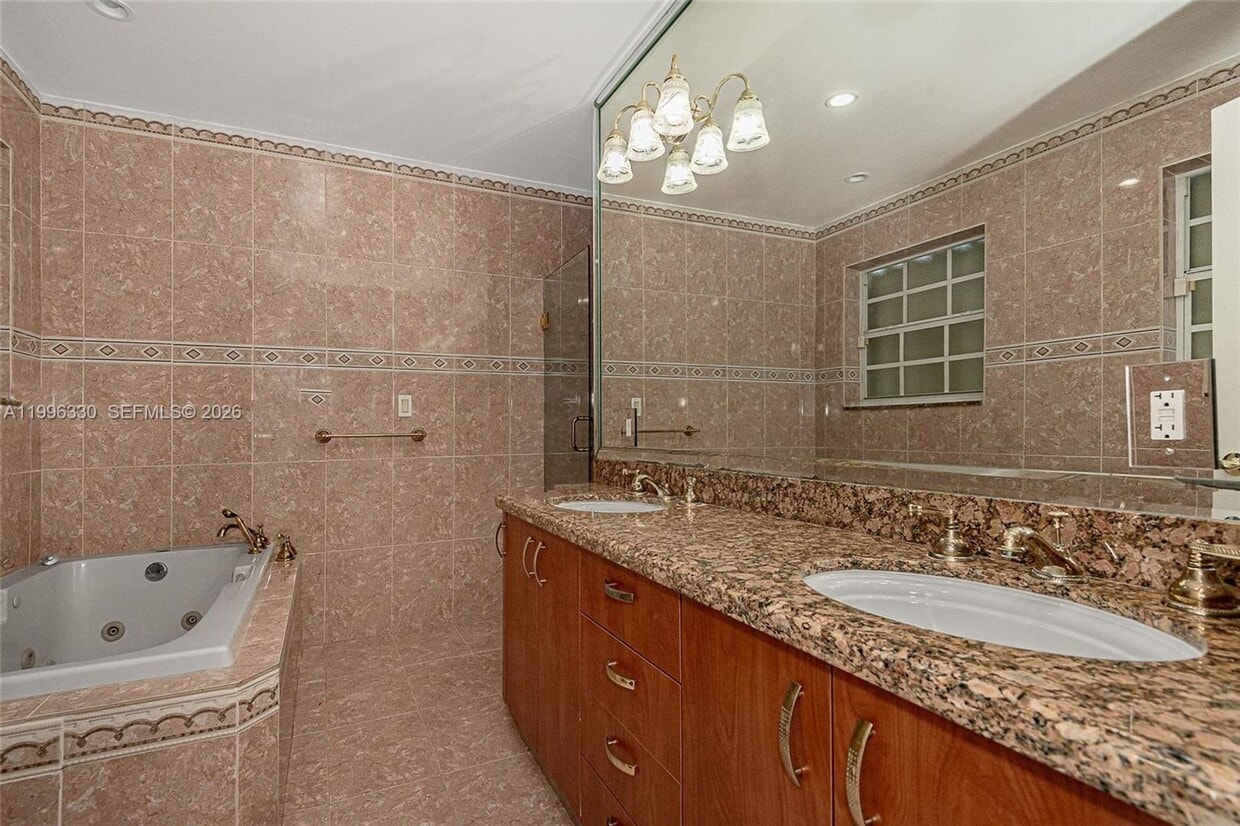 2545 Ne 207th St, Miami, FL 33180 - House Rental in Miami, FL ...